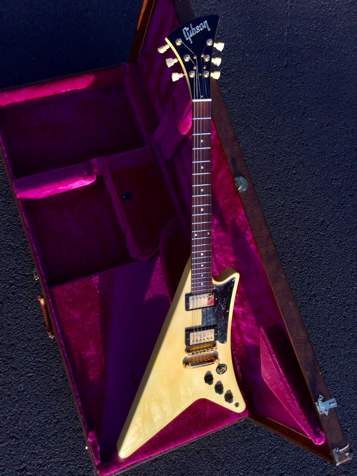 Gibson Moderne | My Pile of Guitars & Basses