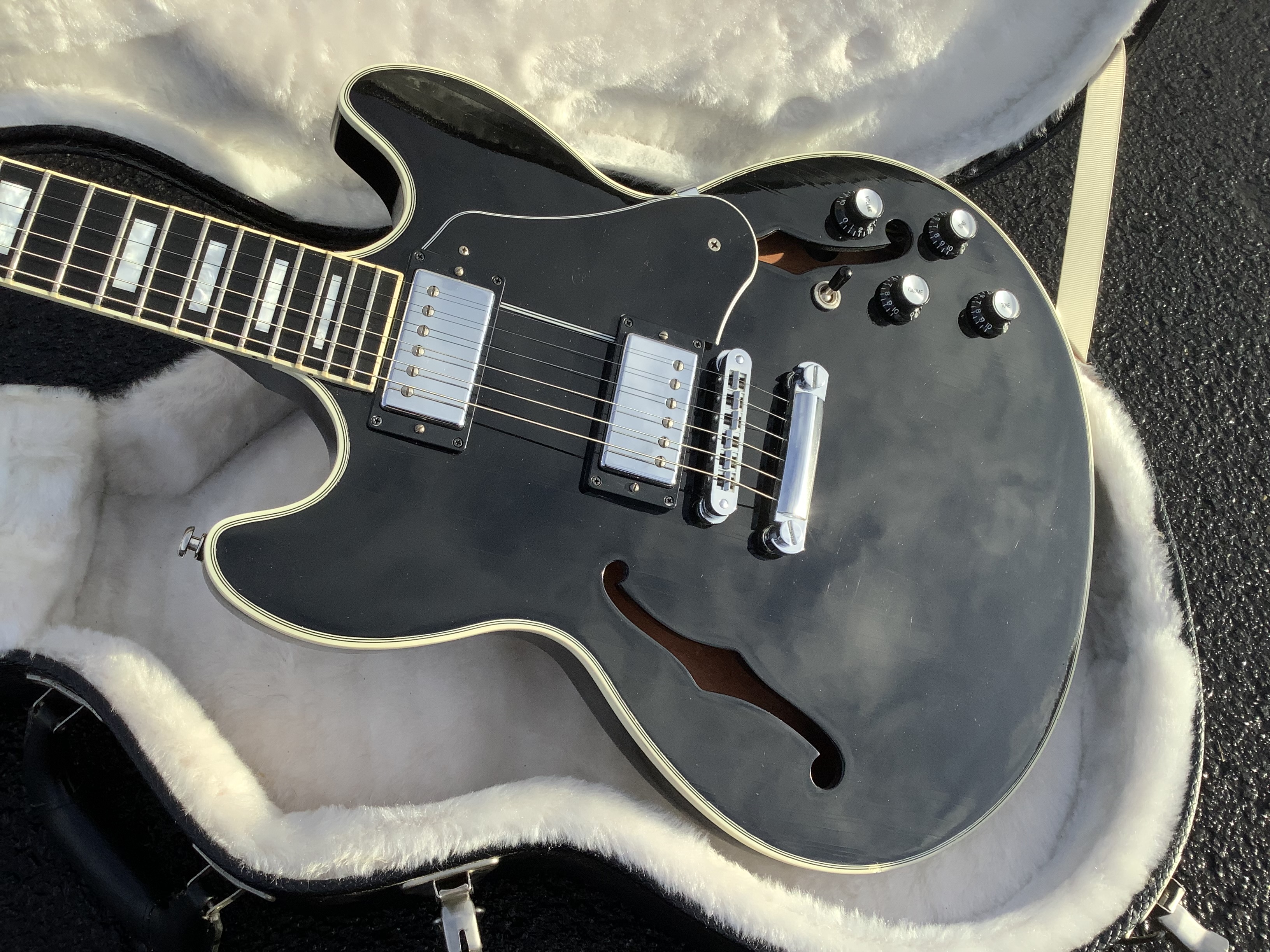 Gibson Midtown Custom (2011, Black) | My Pile of Guitars & Basses
