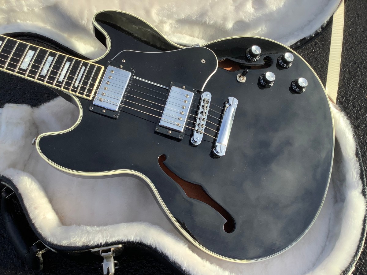 Gibson Midtown Custom (2011, Black) | My Pile of Guitars & Basses
